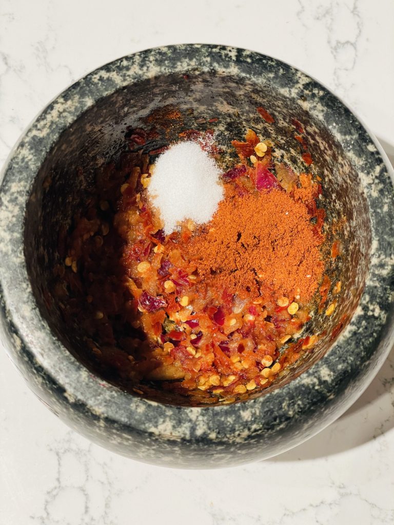 An Easy Coconut Sambol Recipe With Back To Basics (පොල් සම්බෝලය ...